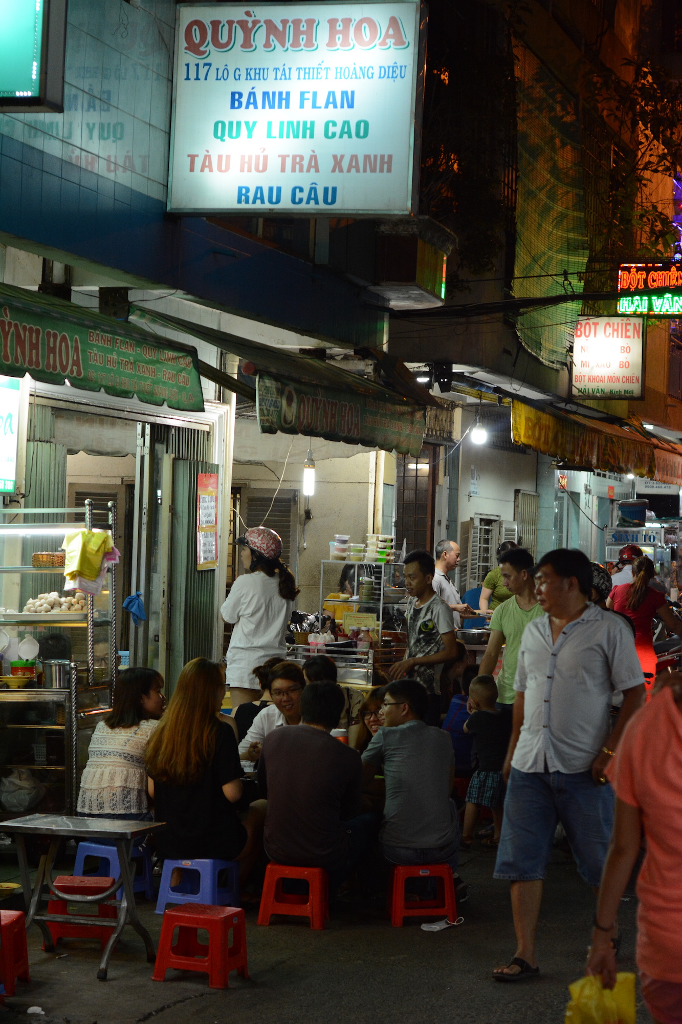 Street Life at Night - iShootTravel