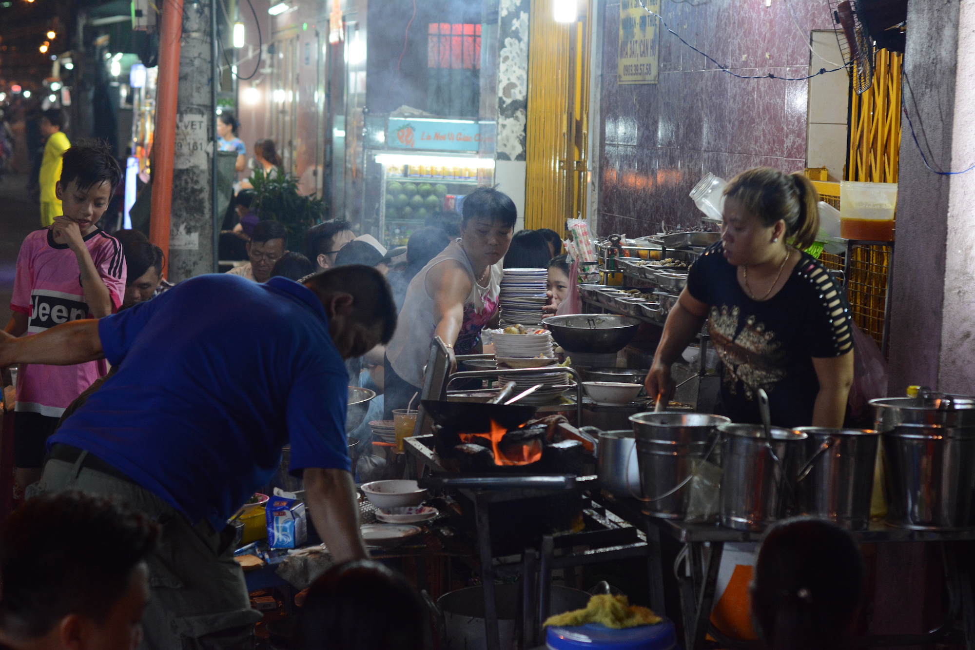 Street Life at Night - iShootTravel